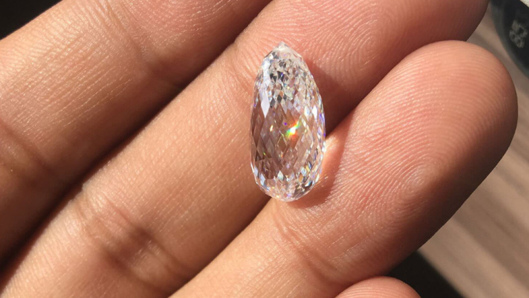 Trapezoid Diamonds 101: All About Its Side Stones – Loose Grown Diamond